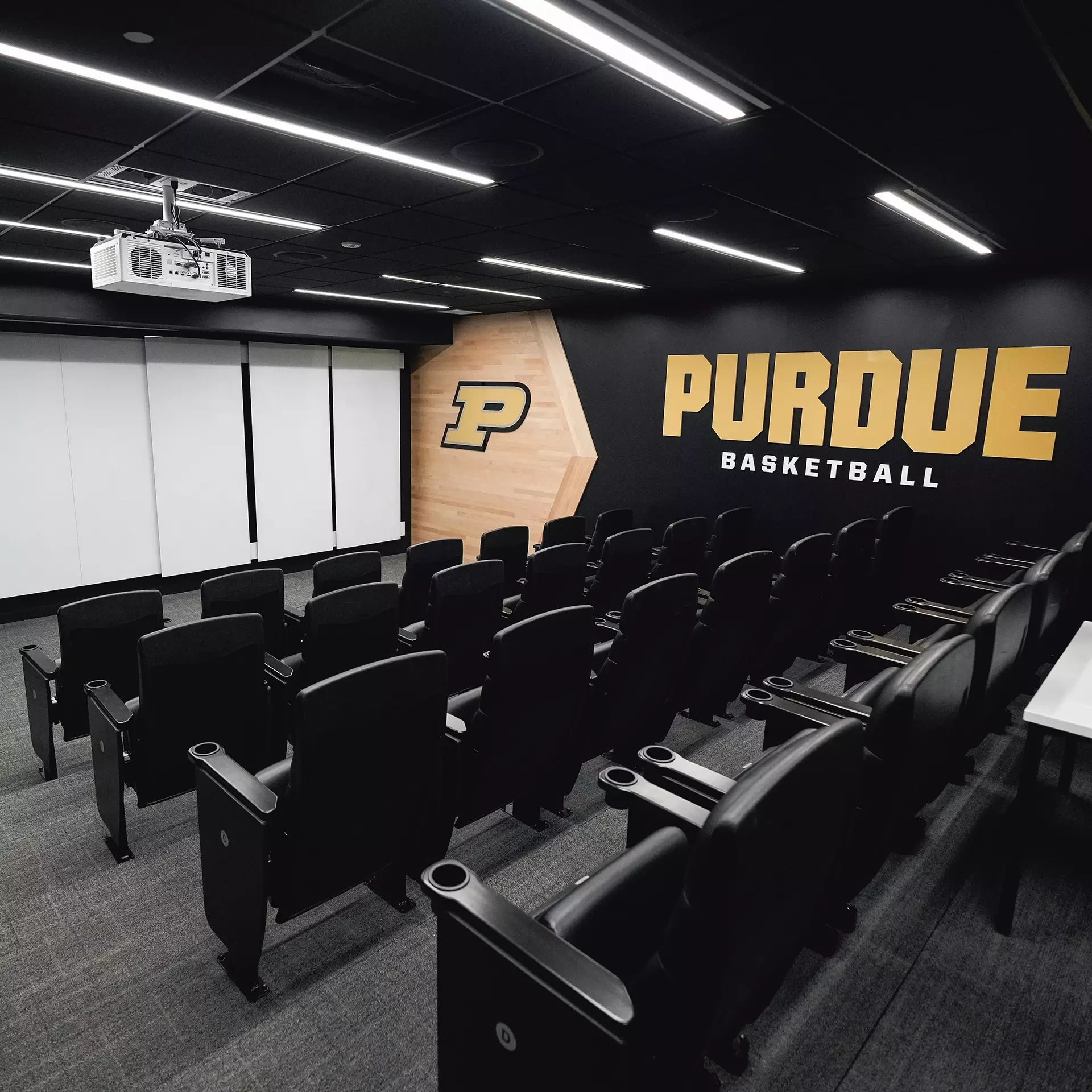 Purdue Basketball Sees Locker Room for First Time - Purdue Boilermakers ...