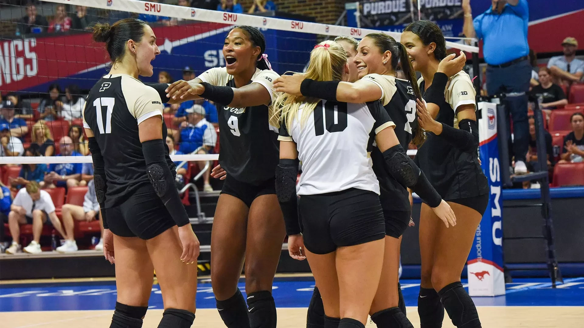 #7 Volleyball Takes Down #10 Kentucky, 3-1 - Purdue Boilermakers ...